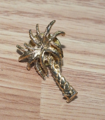 Gold Tone Palm Tree Collectible Beach Themed Florida Souvenir Lapel Pin ...