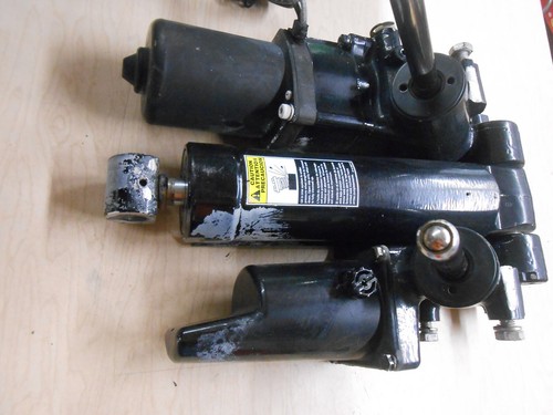 8M0168222, 855998A11 Mercury 1992 200hp XRI 0D131125 Power Trim ...