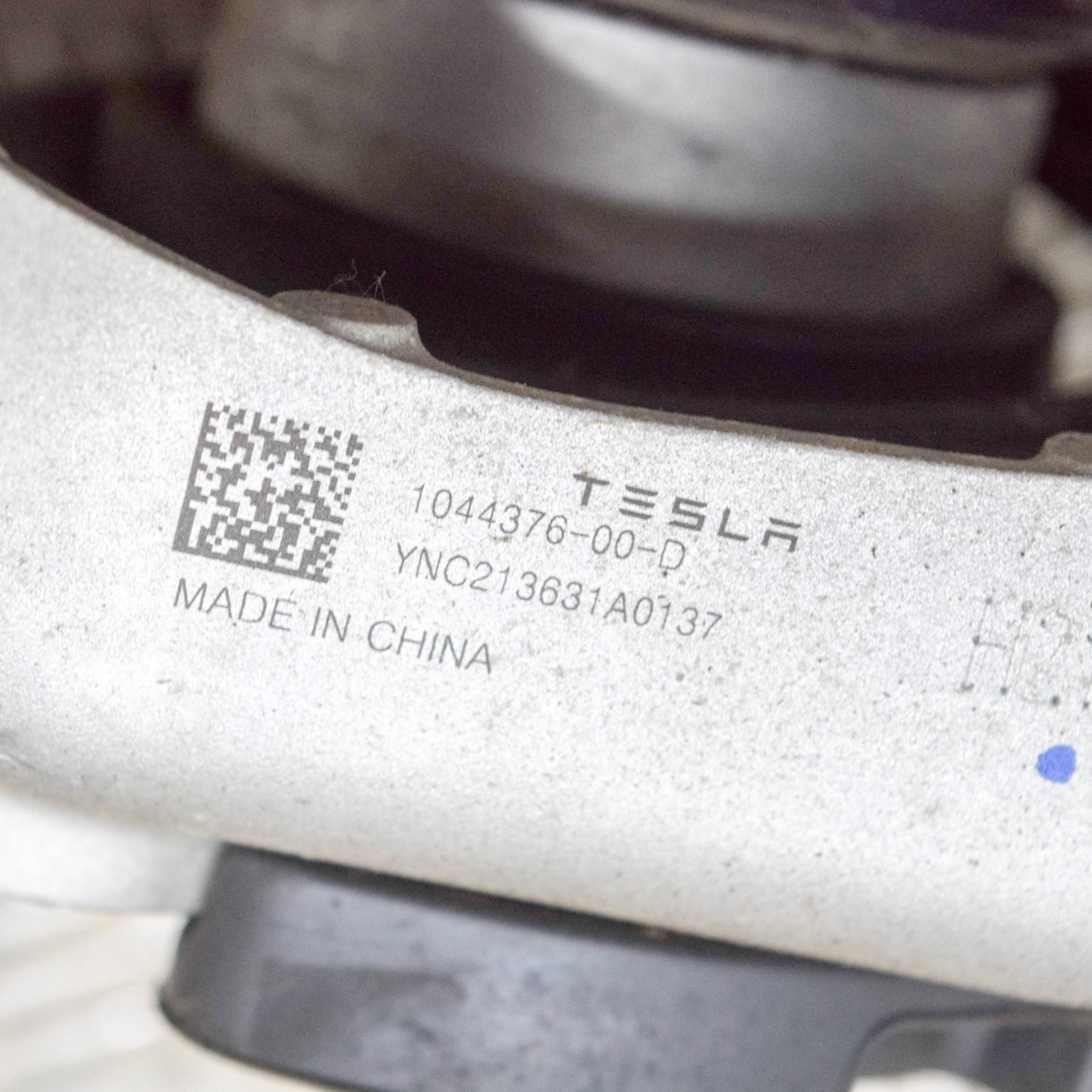 TESLA MODEL Y Front Right Shock Absorber 1188064-00-B 1188368-00-E 2022 ...