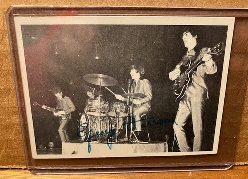 The BEATLES - 1964 TOPPS B&W Series 2 - GREEN BACK! #111 Lennon ...