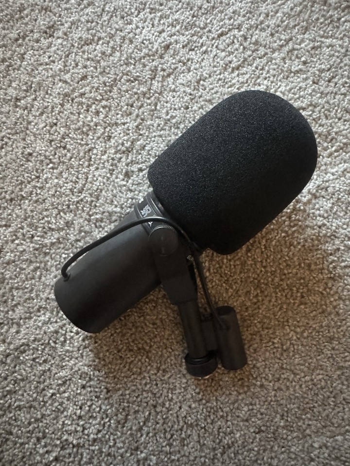 Shure SM7B Professional Broadcast Microphone – Excellent Condition ...