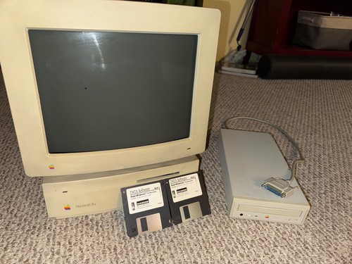Macintosh IIsi With AppleColor High-Resolution RGB Monitor and AppleCD ...