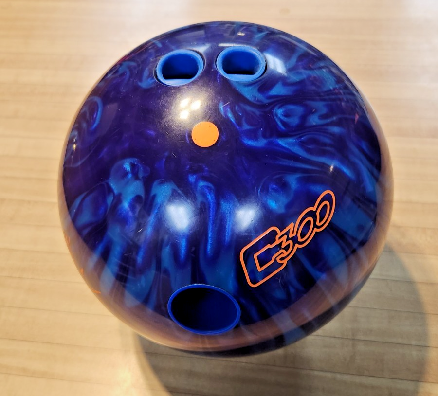 COLUMBIA 300 KABOOM BOWLING BALL 15LB. RH - 1 DRILL | eBay