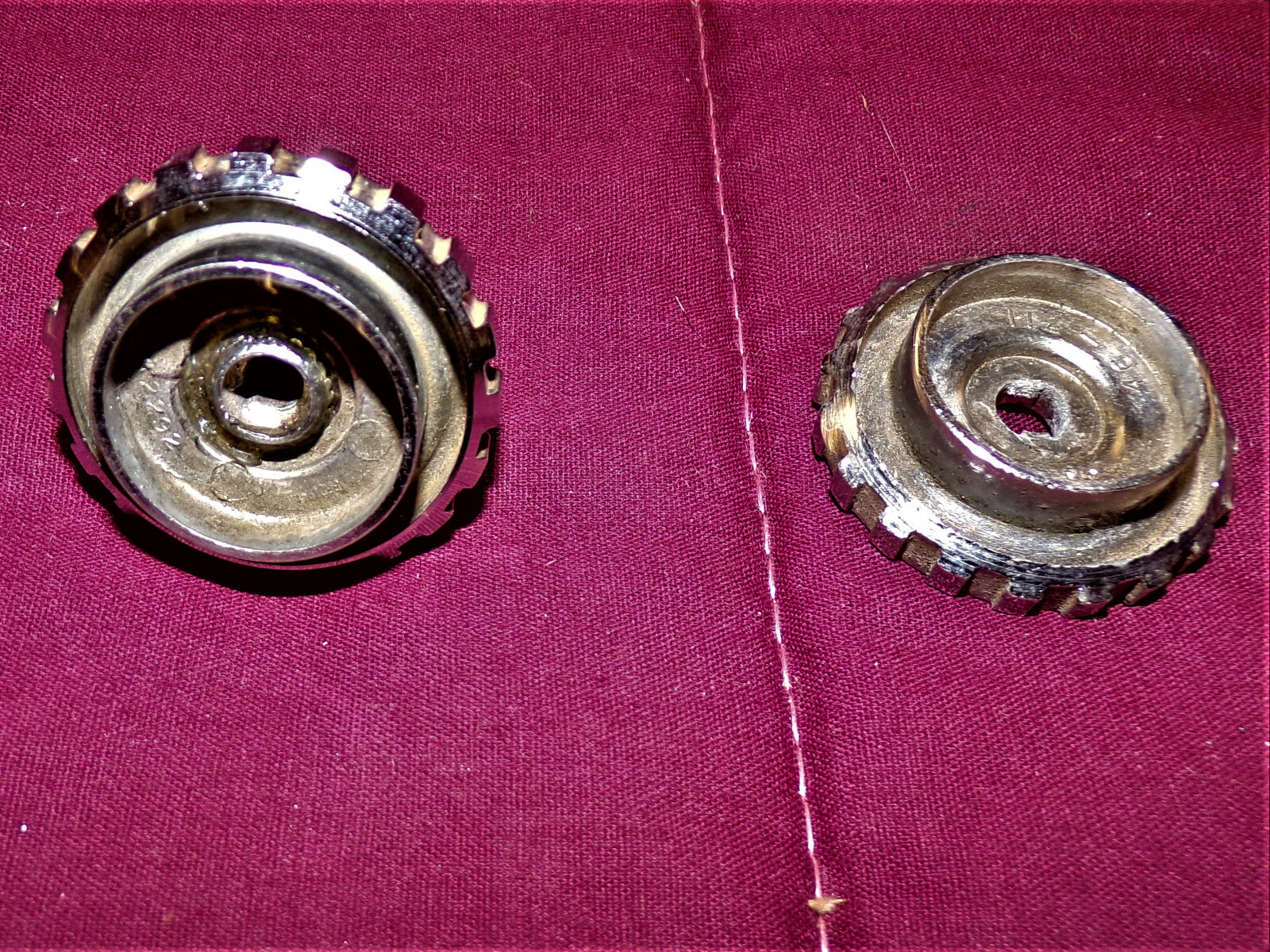 1949 AND 1950 FORD USED DELUXE RADIO KNOBS. | eBay