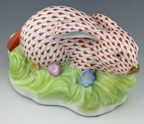 🦋 MINT HEREND Larger BUNNY RABBIT Grass & Flowers Rust Fishnet Figurine ...