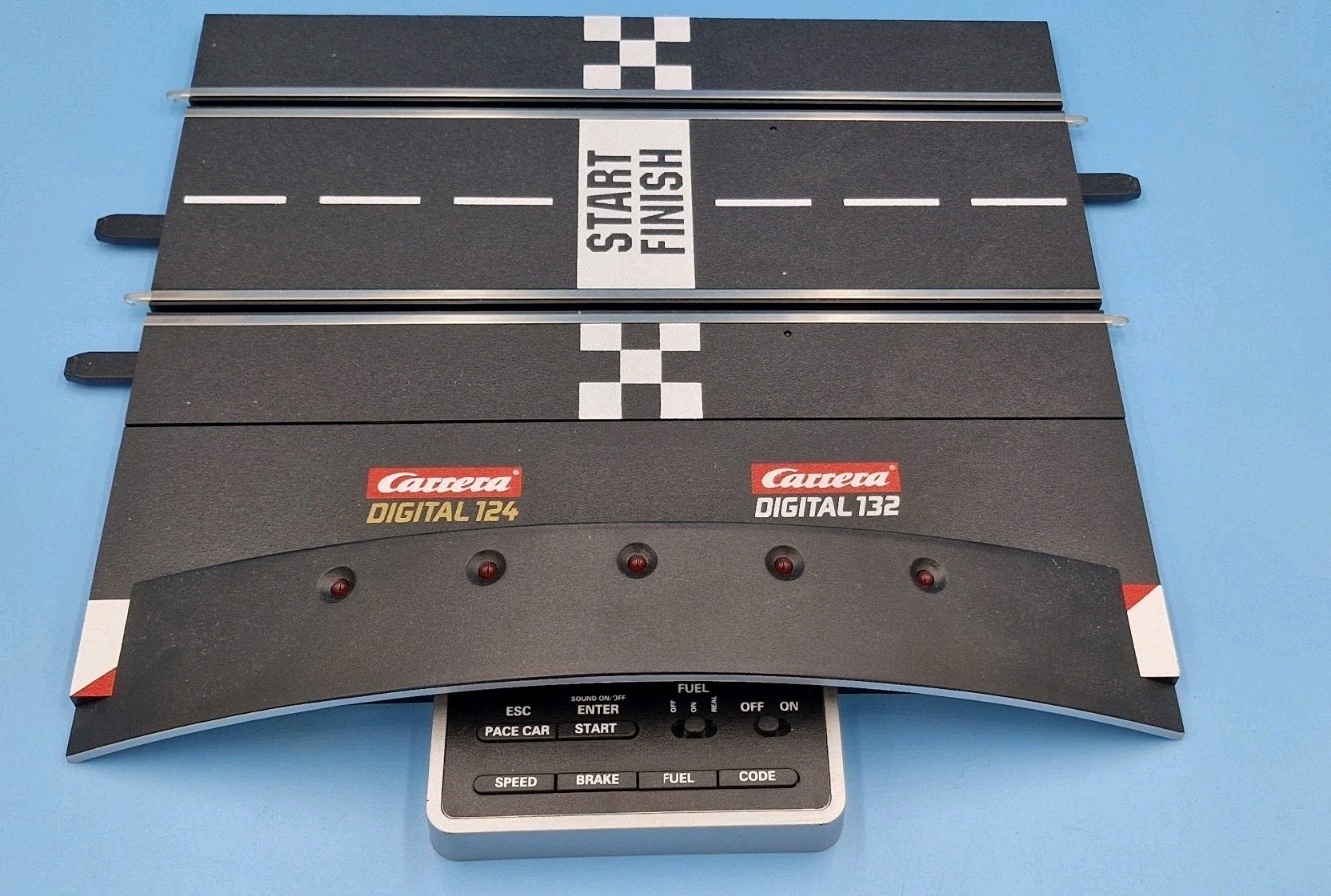 Carrera Digital 124 / 132 Control Unit 30352 1 LESEN | eBay