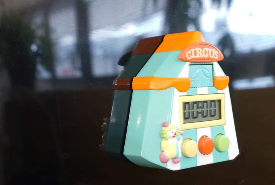 Hashy Top-in Jumping Kitchen Timer Circus 8.5 × 3.2 × 8.6cm Red from ...