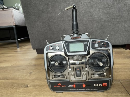 Spektrum DX6 Transmitter Powers On everything works perfect. Needs ...
