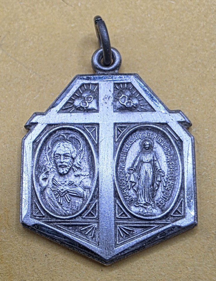 ~VINTAGE~STERLING~SILVER~CATHOLIC~RELIGIOUS~"JESUS~BLEEDING HEART ...