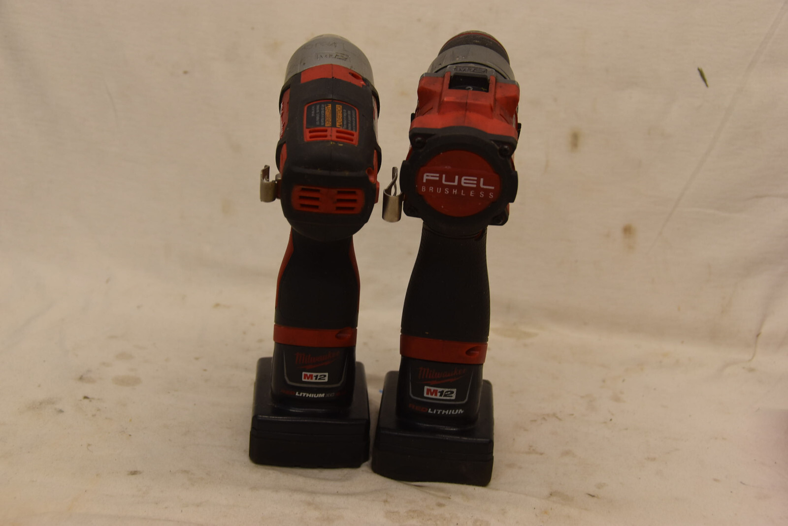 Milwaukee 12v 3404 20 Hammer Drill 2462 20 Impact Driver 2 batteries