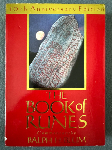 The Book of Runes by Ralph H Blum 10th Anniversary Edition - Boxed Set ...