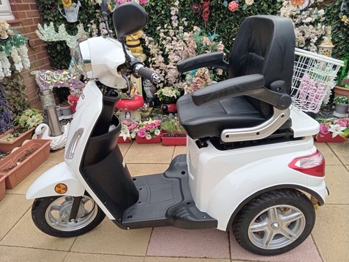 VELECO ZT15 3 Wheeled ELECTRIC MOBILITY SCOOTER 900W WHITE | eBay UK