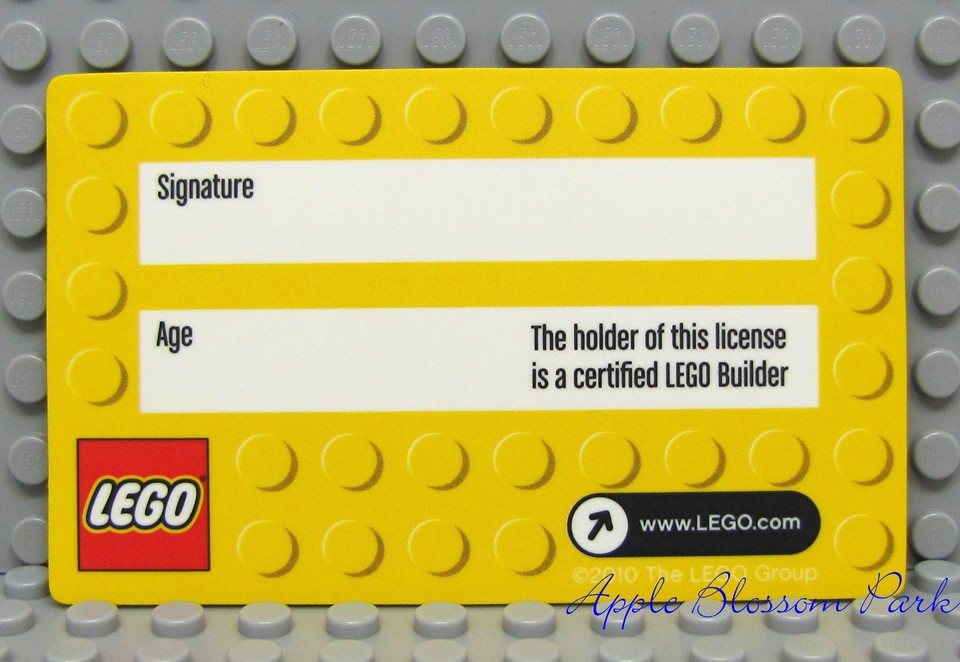 NEW Lego Minifig Official LEGO BUILDER LICENSE -Yellow Party Favor ...