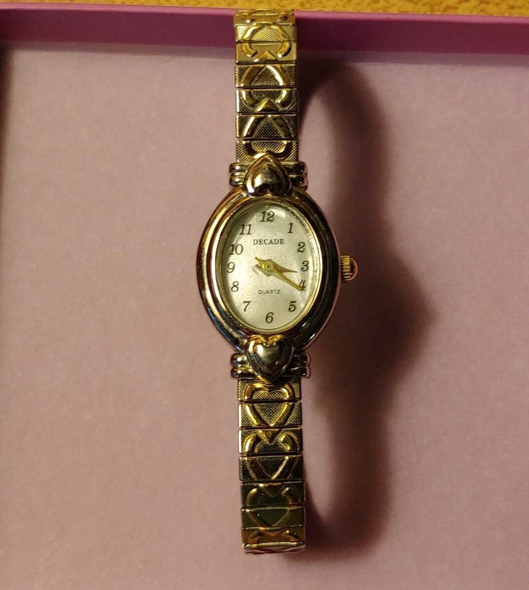 Vintage Ladies Quartz Wristwatch 2 Tone Classic Flex Band w Heart ...