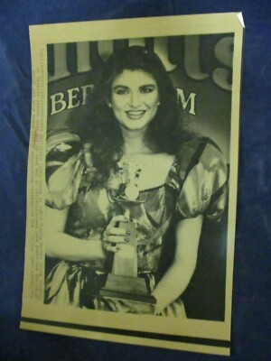 1983 Sylvia Singer/Entertainer Academy of Country Music Vintage Wire ...