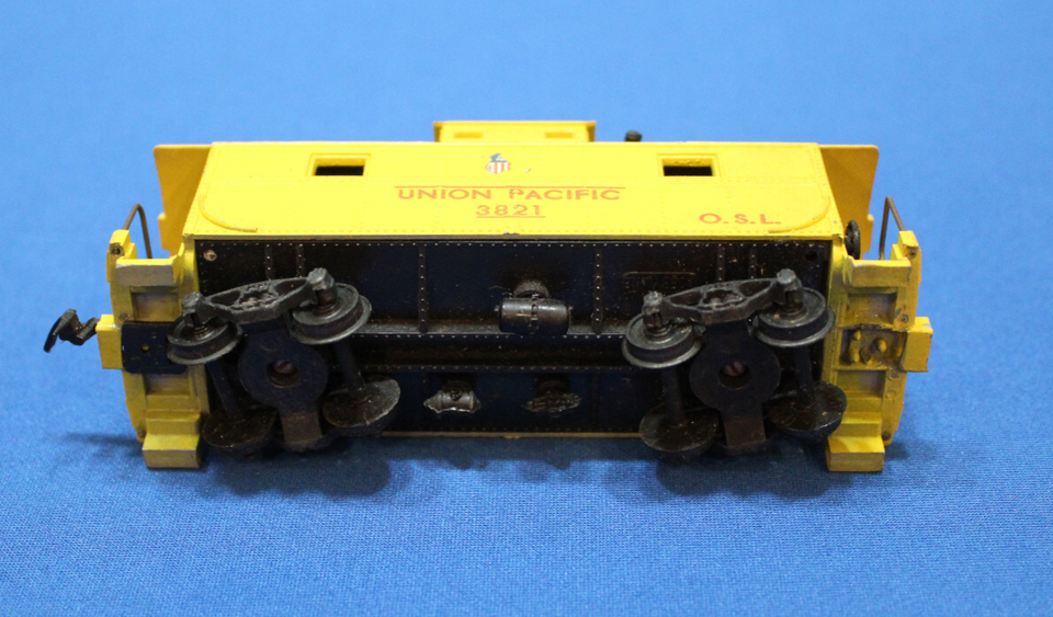 Hobby Line HO Scale Model Railroad Train Car Caboose Union Pacific 3821 ...