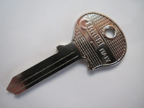 MGB RUBBER BUMPER - AFTERMARKET KEY BLANK-NEIMAN NE2/H61VR STEER LOCK x ...