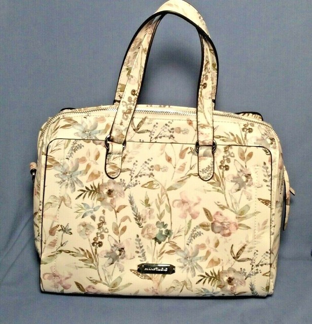 Max Studio Purse Pinky Toe | semashow.com