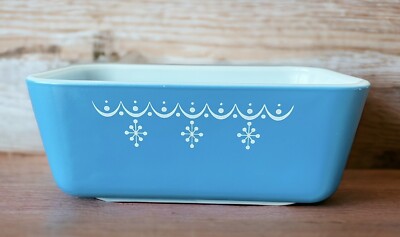 Vintage PYREX Snowflake Garland 1 1/2 Pint Refrigerator Dish 0502 Blue ...