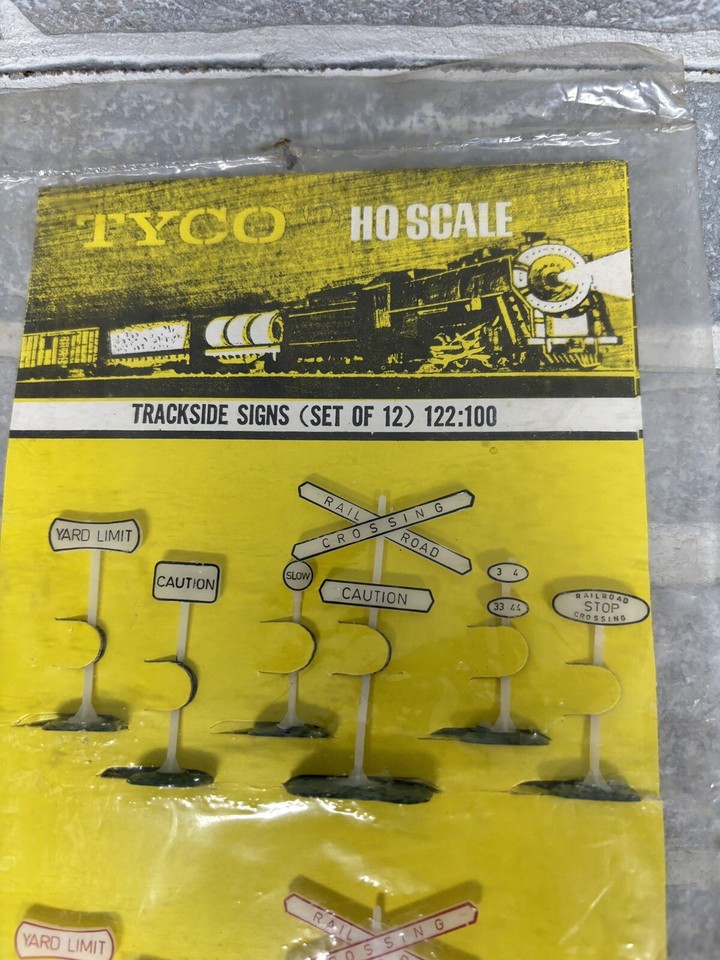 VINTAGE TYCO RAILROAD HO SCALE TRAIN LAYOUT TRACKSIDE SIGNS 122 NOS | eBay
