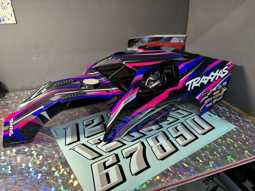 Traxxas 10411-PINK Body Slash Modified Body Mounts Mudboss Blue Pink ...