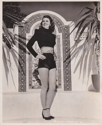 1945 Press Photo Leggy Actress and Pin-Up Model Dusty Anderson by ...