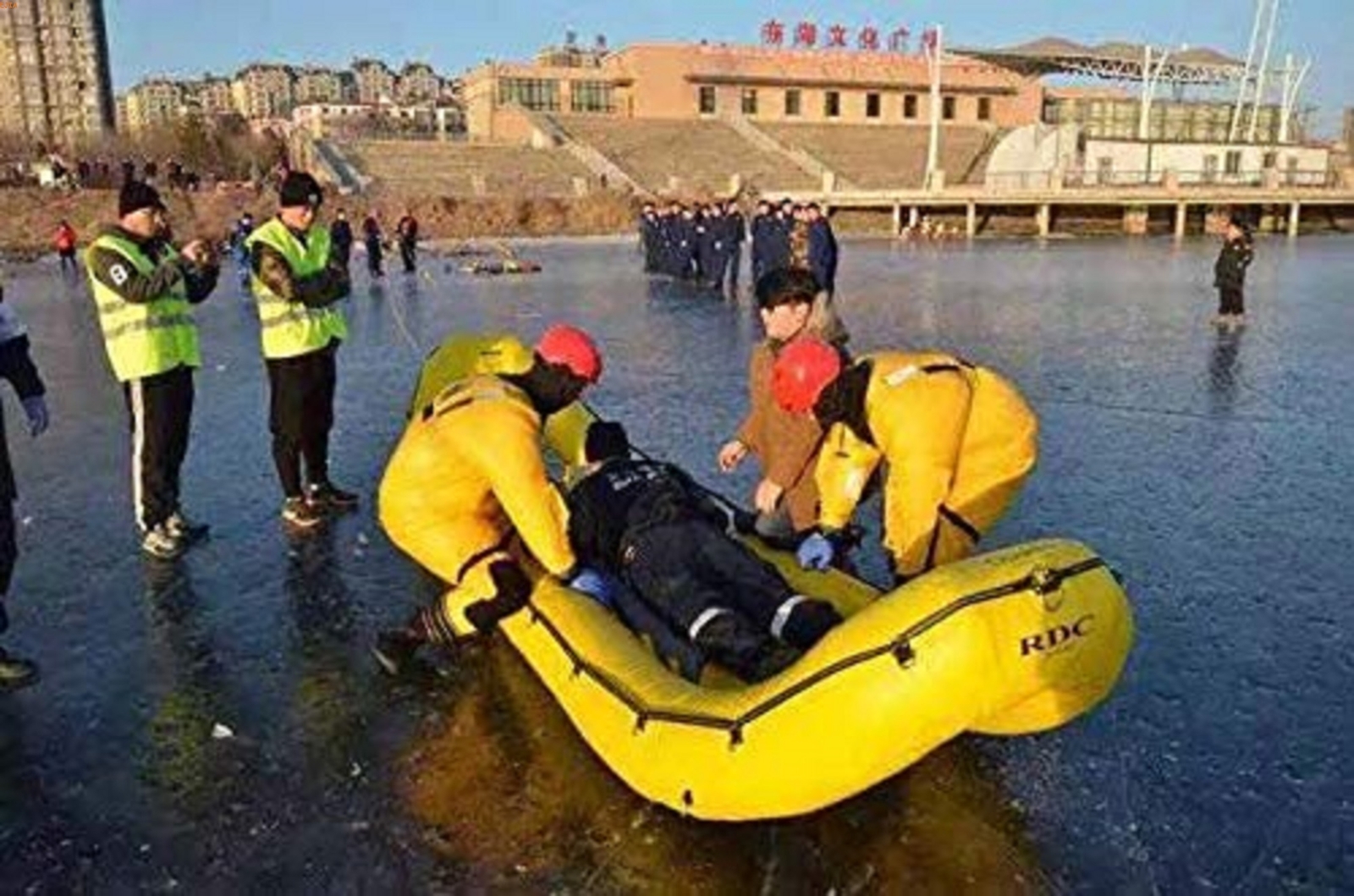 Inflatable Ice Rescue Sled Inflatable Rapid Raft Water Rescue Boat Jet ...