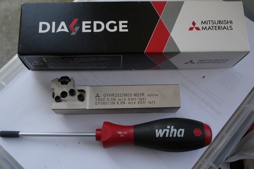 Mitsubishi Modular blade System for face grooving - GYHR 2525M00-M25R ...