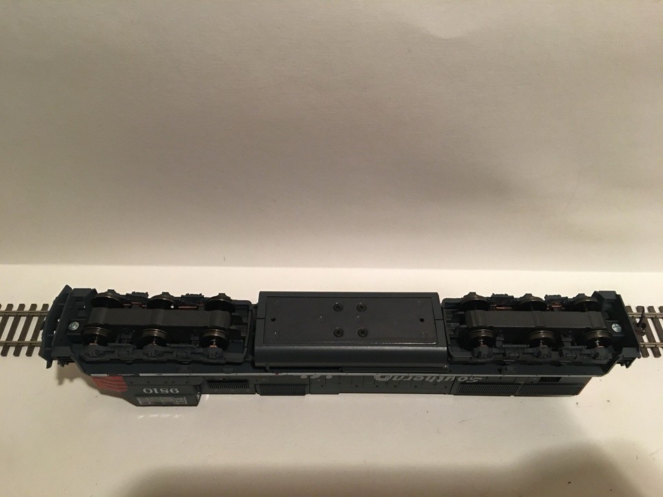 HO Athearn Genesis G6126 Southern Pacific SD70M Diesel Locomotive SP ...