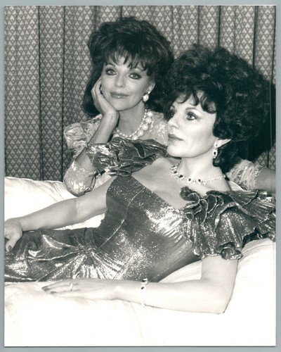 1985 JOAN COLLINS NEAR HER WAX MODEL TUSSAUD VINTAGE LARGE PHOTO SILVER ...