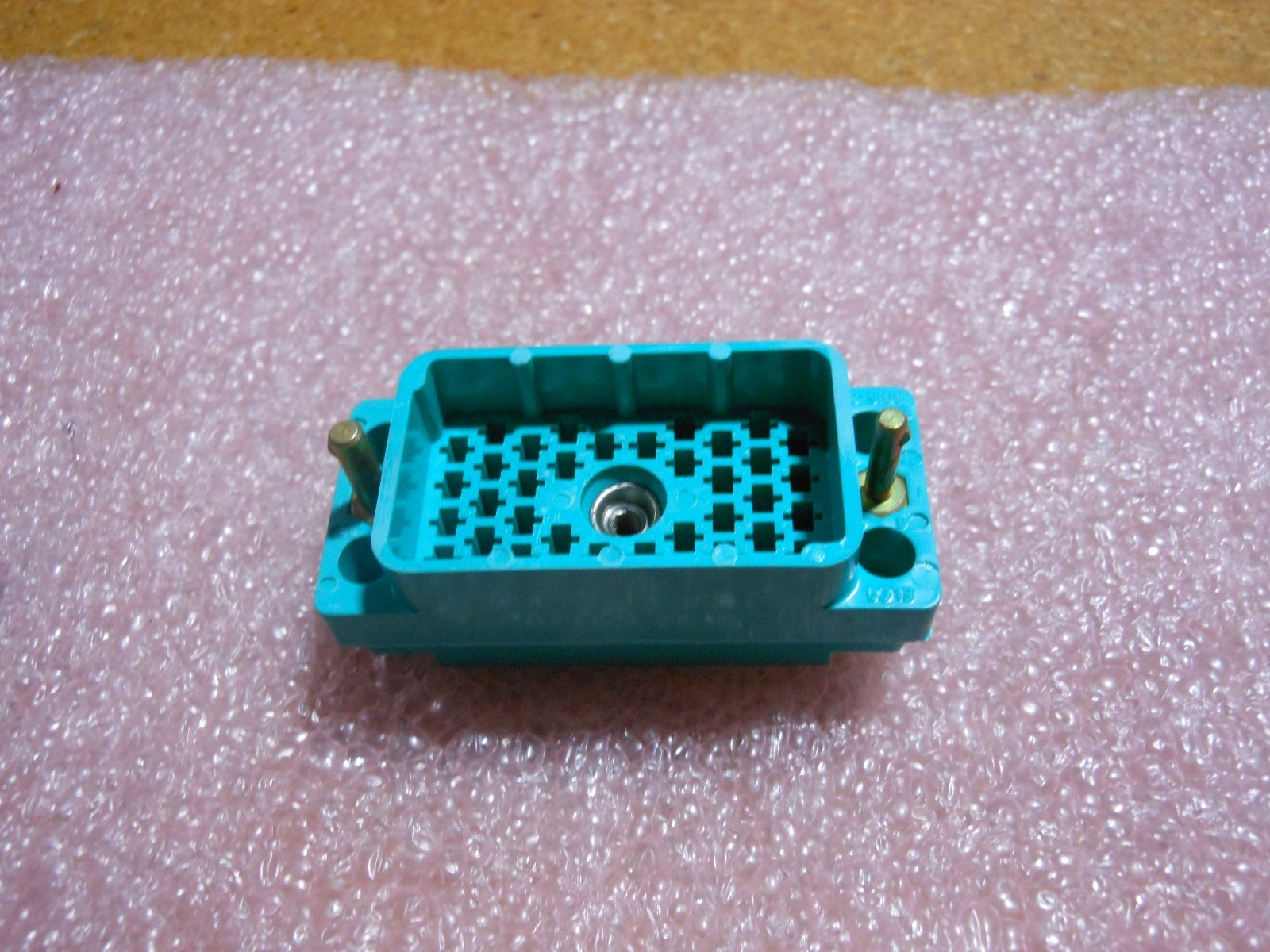 ELCO CONNECTOR BODY NO CONTACTS # 00-8016-038-000-702 NSN: 5935-01-104 ...