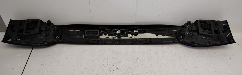 2021-2024 Chrysler Pacifica LED Center Tail Light OEM 68645936AA | eBay