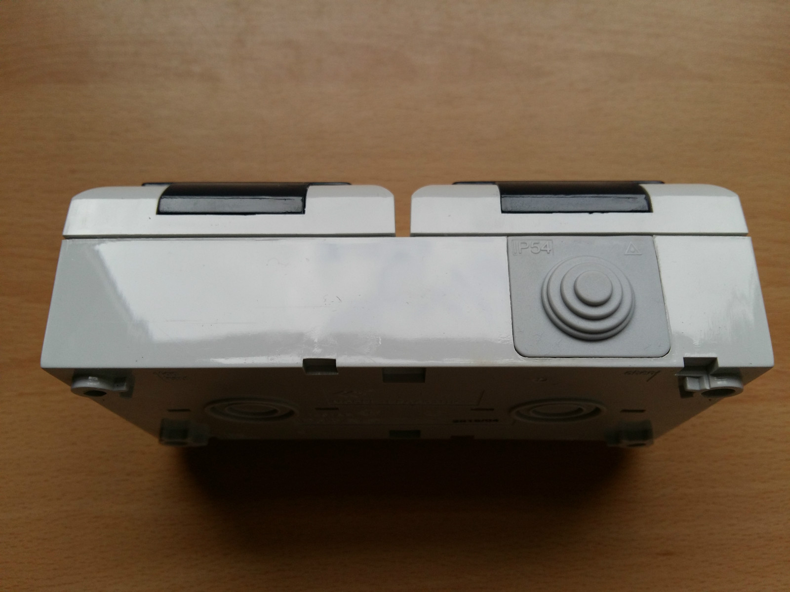 IP54 Splash Proof Waterproof Switches Sockets 1 2 Gang Weather Proof ...