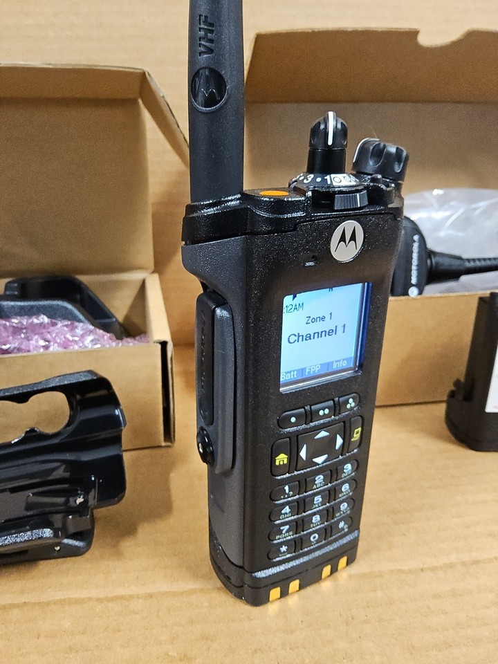 MOTOROLA APX 6000 P25 H98KGH9PW7AN RADIO APX6000 AN VHF 136-174 Mhz AES ...
