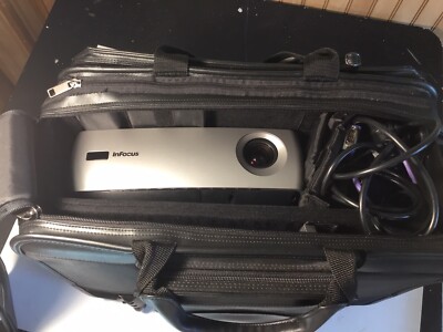 Infocus IN24 DLP Projector 800x600 1700 Lumens With Remote Carrying Bag ...