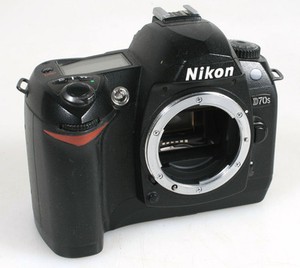NIKON D70S CAMERA BODY W/ BATTERY & MEMORY CARD | eBay