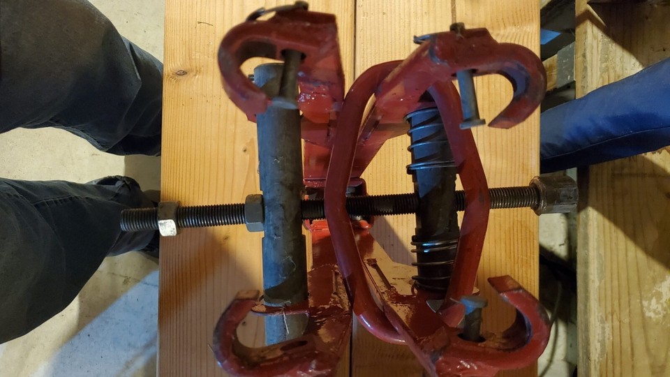 Clamshell Coil Spring Compressor - China | eBay