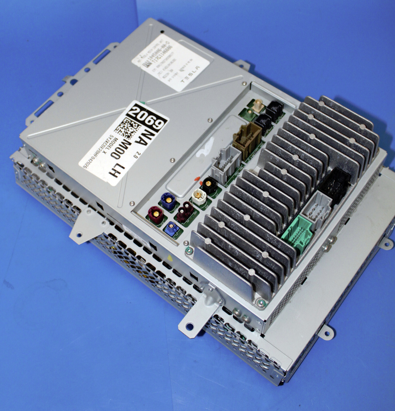 Tesla Model S Touchscreen Display Media Control Unit MCU 1045006-00 ...