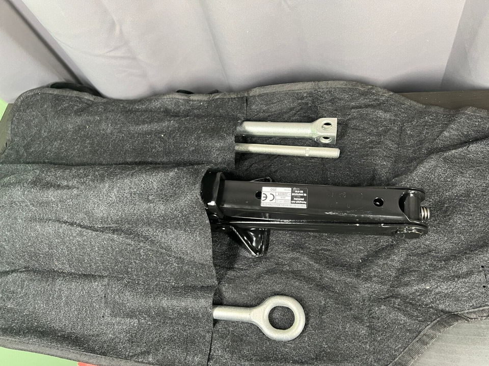 Dodge Ram Promaster Van 4pc Jack Kit | OE