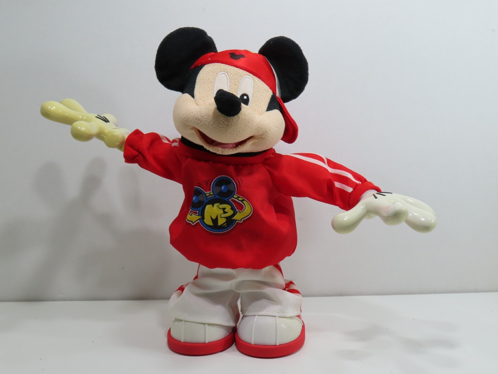 Fisher-Price Master Moves Mickey (M3) 2011 Disney 15 Dance moves 8 ...