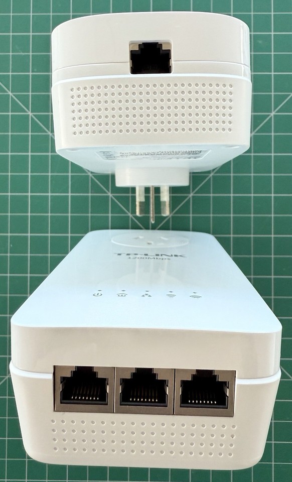 TP-Link TL-WPA8630P Kit AV1200 Passthrough Powerline Wi-Fi Range ...