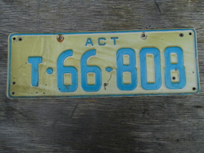 1990s Australian Capital Territory trailer blue/white T*66-808 license ...