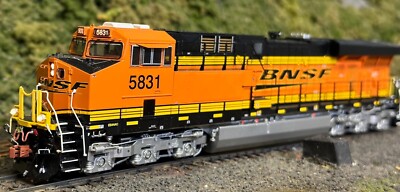 SCALE TRAINS HO DIESEL LOCOMOTIVE with/DCC & SOUND | eBay