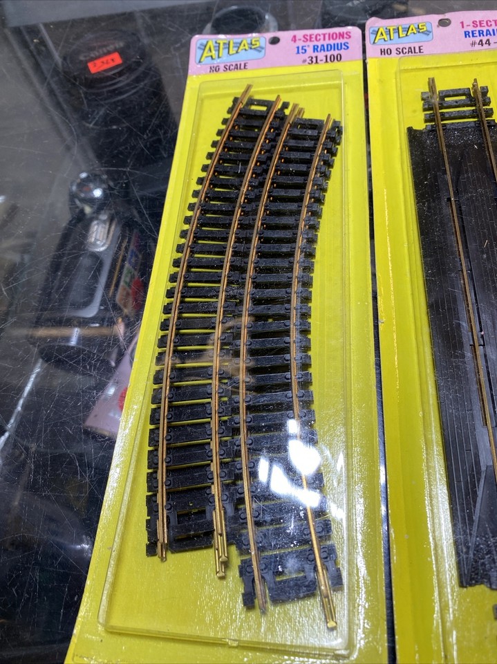 ATLAS HO Scale 15” Radius Rerailer 90 Degree Crossing Lot | eBay