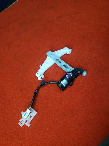 Right Front Seat Vertical Headrest Adjustment Drive OEM BMW 540i G30 ...