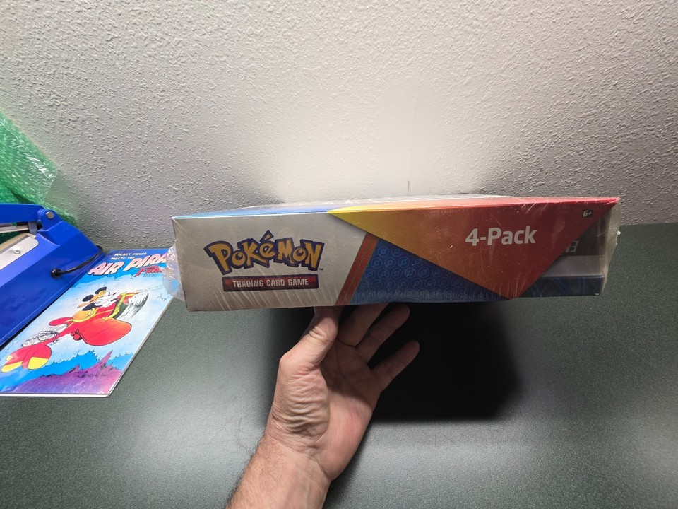 Pokemon TCG Cards NEW Sealed Costco Exclusive V-Tin 4-Pack Umbreon ...