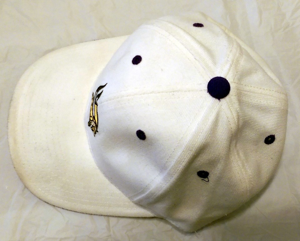 Vintage Minnesota Vikings White Hat Size 7 NFL Football Viktor Ragnar ...