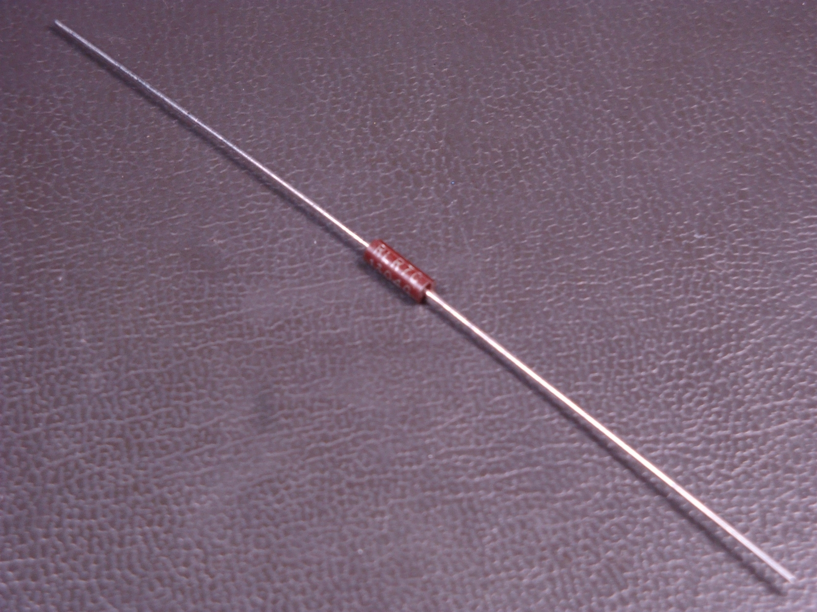 Lot of 2 RLR07C1304GS IRC Metal Glaze Resistor 1.3M Ohm 2% 250mW 1/4W ...