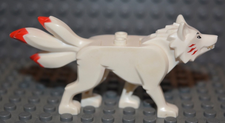 Lego Ninjago Minifigure from Set #70671 Lloyd’s Wolf, Akita in Wolf ...