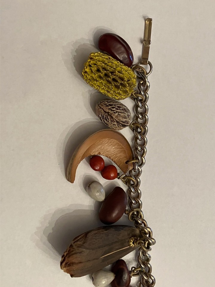 VTG Chunky Hawaiian Charm Bracelet Nuts, Seeds Pods, Boho 7"L, gold ...